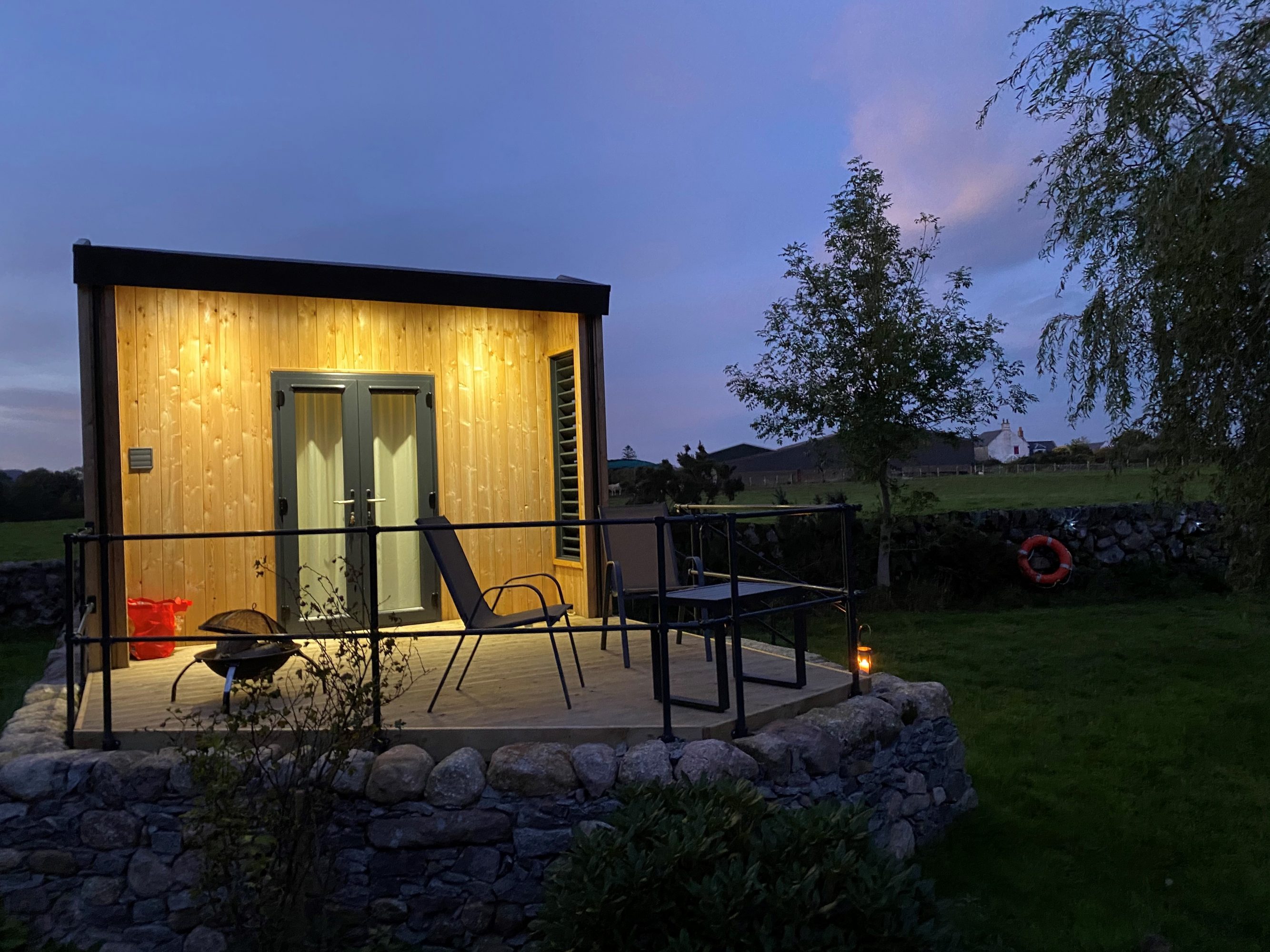 The Lily Pod - Kingan Cottages